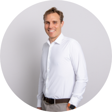 Retrouvez la liberté de voir sans lunettes Opération laser dès 49 CHF/mois*